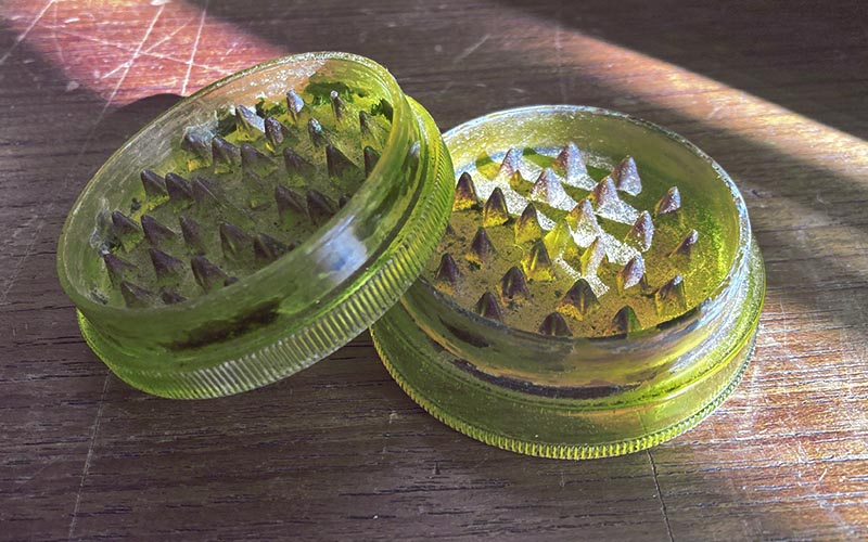 How to Clean a Grinder: The Best Tips and Tricks